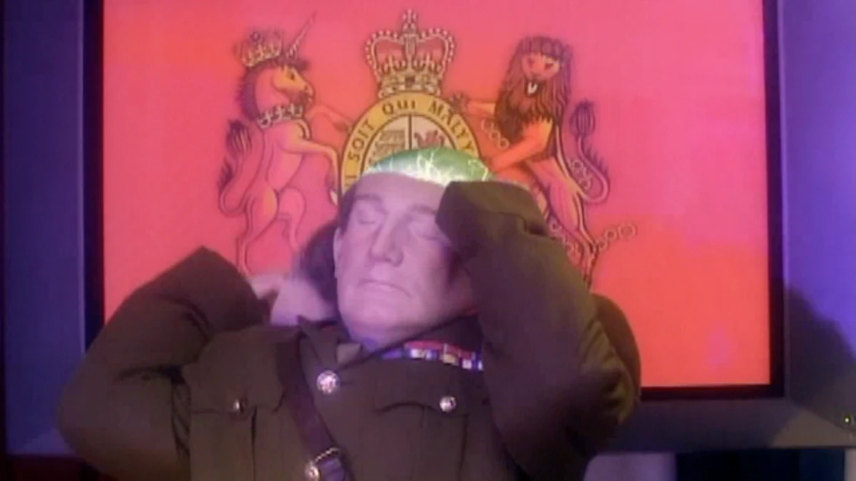 Skinsuits, Compression & Unmasking | SlitheenInfo Wiki | Fandom