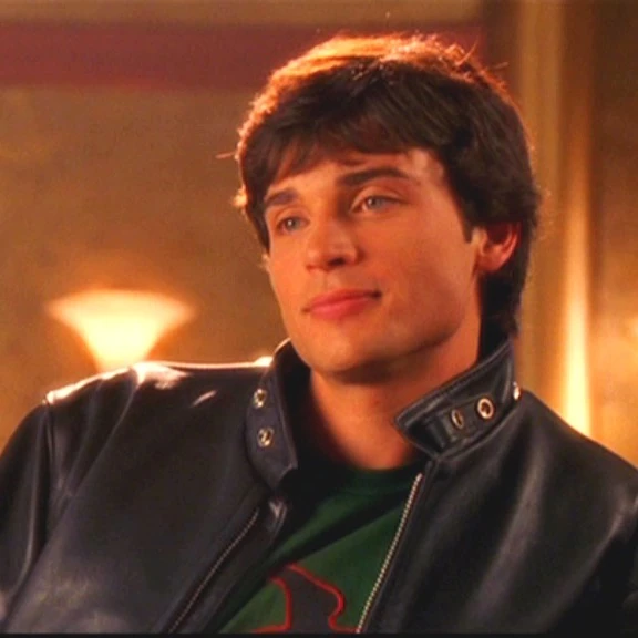 Red - SirJeffCena | Smallville Fanon Wiki | Fandom