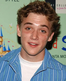 Kyle Gallner | Smallville Wiki | Fandom