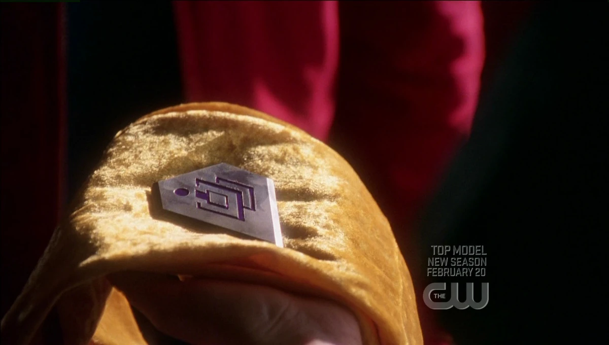 Kryptonian beacon | Smallville Wiki | Fandom