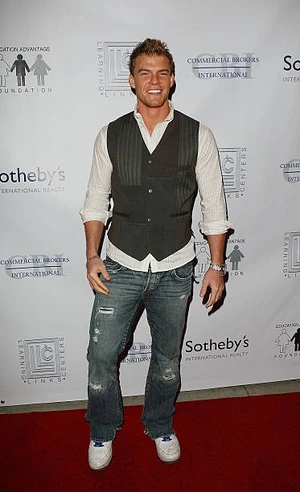 Alan Ritchson/Gallery | Smallville Wiki | Fandom