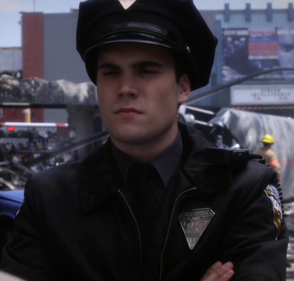 Officer Darren | Smallville Wiki | Fandom