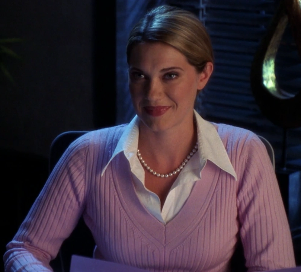 Isis Receptionist | Smallville Wiki | Fandom