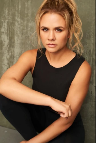 Dora Kiss | Smile Wiki | Fandom