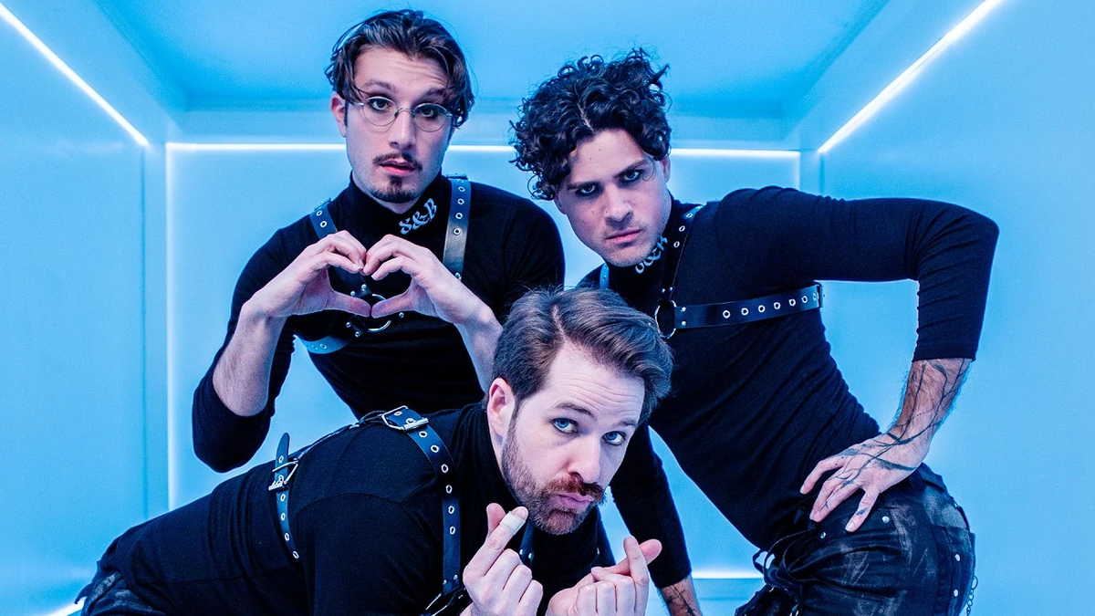 Submissive & Breedable ft. bbno$ (Official Music Video) | Smosh Wiki ...