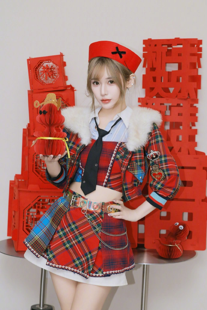Gallery:Feng SiJia/Other | SNH48 Wiki | Fandom