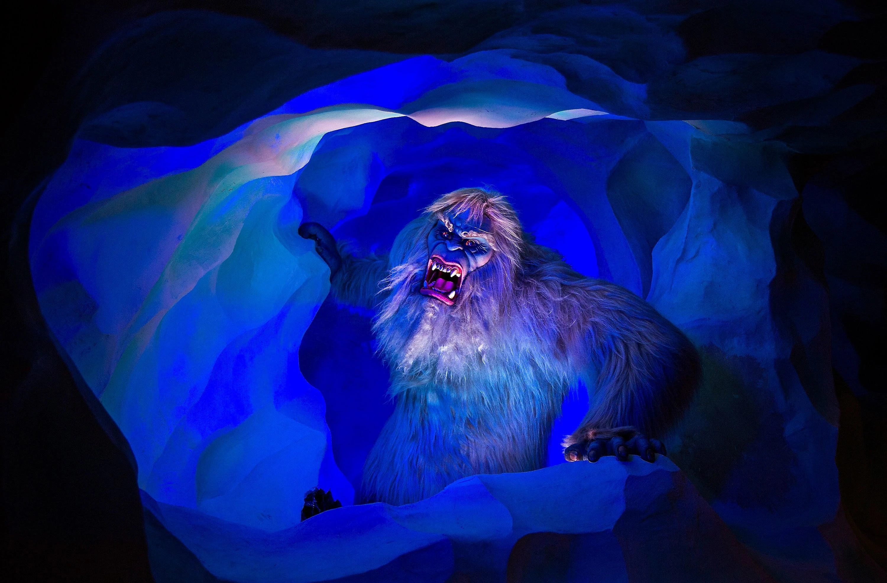 Matterhorn Disneyland Yeti