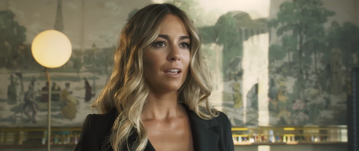 De Sastre (Videoclip) | Wiki Sofía Ellar | Fandom