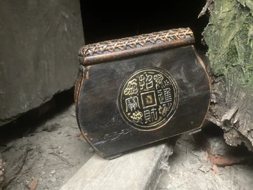 Dybbuk Box HAUNTED Beware! Poltergeist House | SomeOrdinaryGamers Wiki ...