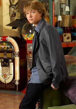 Chad Dylan Cooper | Wiki Sunny entre Entrelas | Fandom