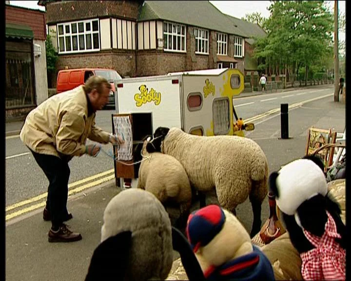 Pulling the Wool | Sooty Database Wiki | Fandom