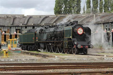 Sound Ideas, TRAIN, STEAM - STEAM TRAIN, WHISTLE, LONG, DIGIFFECTS ...