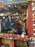 Bobby Strings | Spirit Halloween Wikia | Fandom