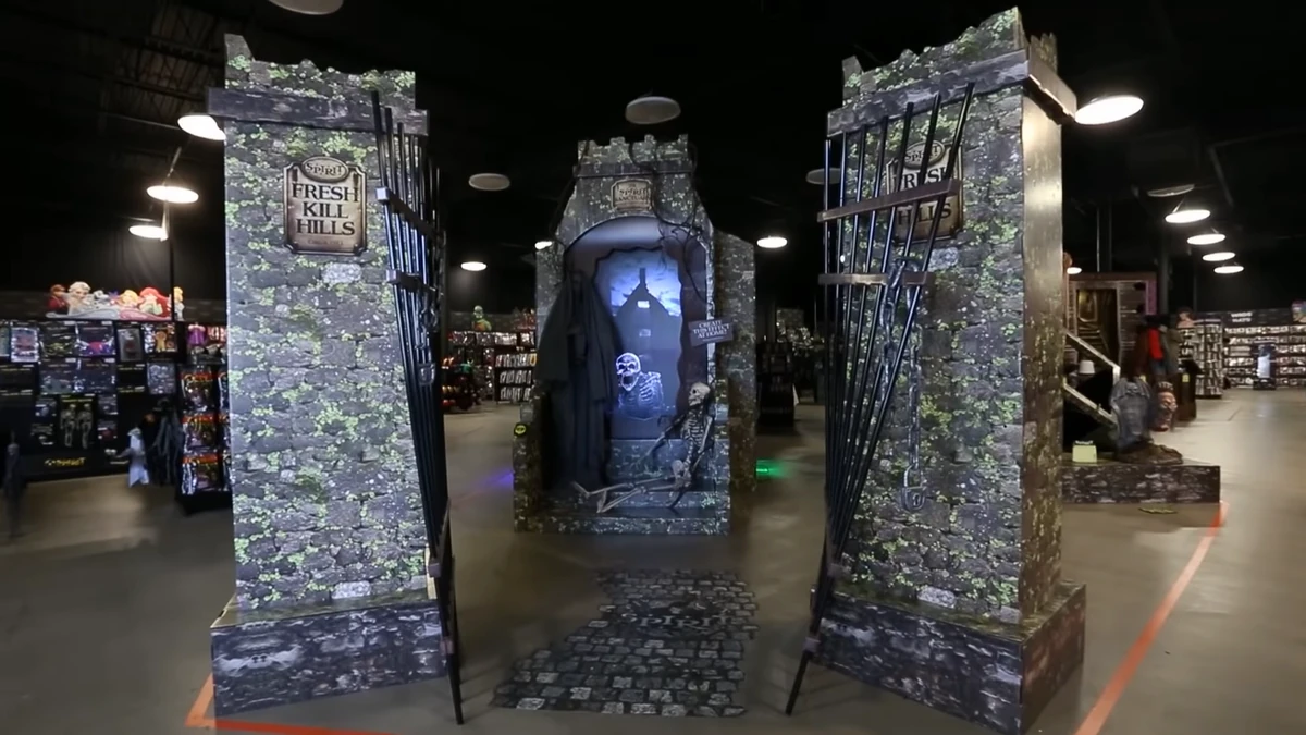 The Ruins | Spirit Halloween Wikia | Fandom