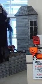 Haunted House Entrance Display | Spirit Halloween Wikia | Fandom