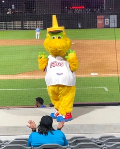 Squeeze (Chicago Dogs) | SportsMascots Wikia | Fandom