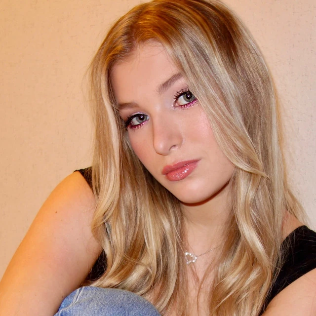 Sloane Simon | Spotify Wiki | Fandom