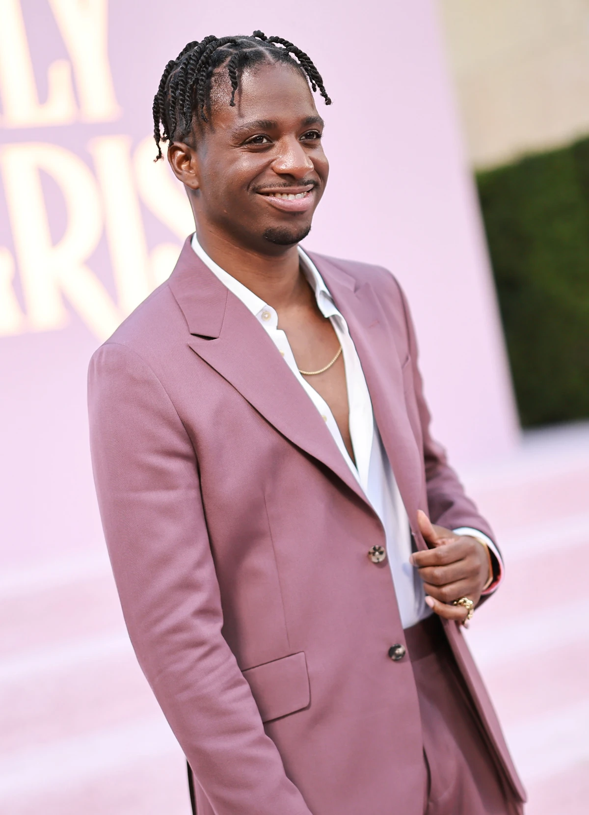 Samuel Arnold | Emily in Paris Wiki | Fandom