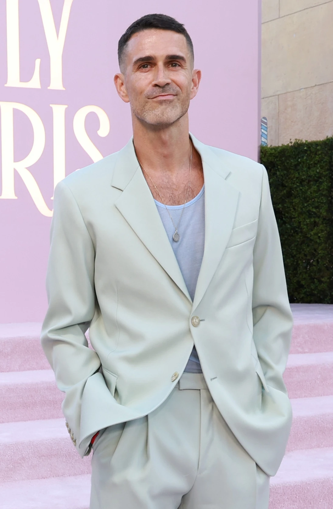 Grant Sloss | Emily in Paris Wiki | Fandom