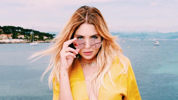 Valley World/Deandra | Story Time Wikia | Fandom