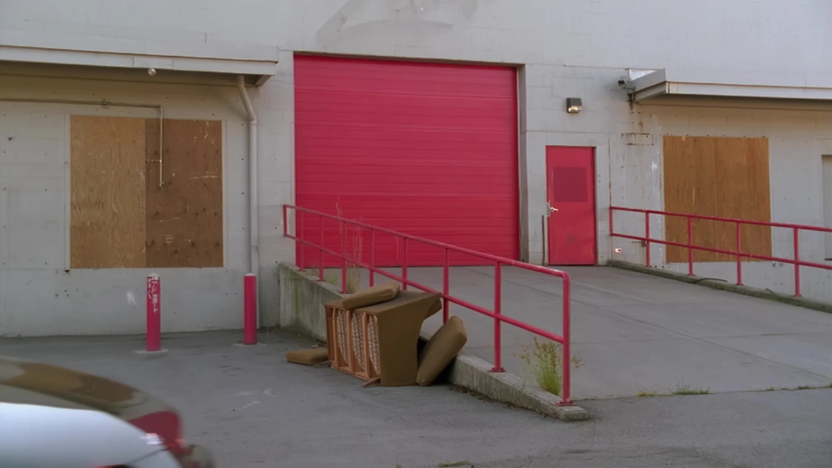 Luthor's warehouse | SGCommand | Fandom