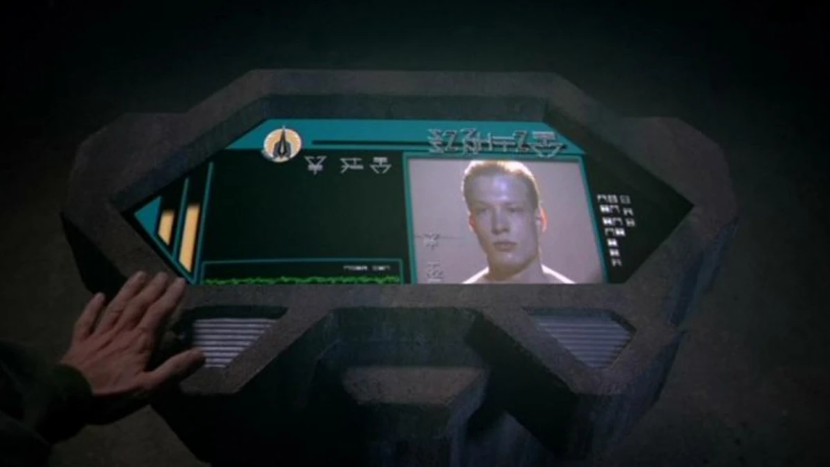 Terminal komputerowy Eurondańskich komór stazy | Stargate Polish Wiki ...