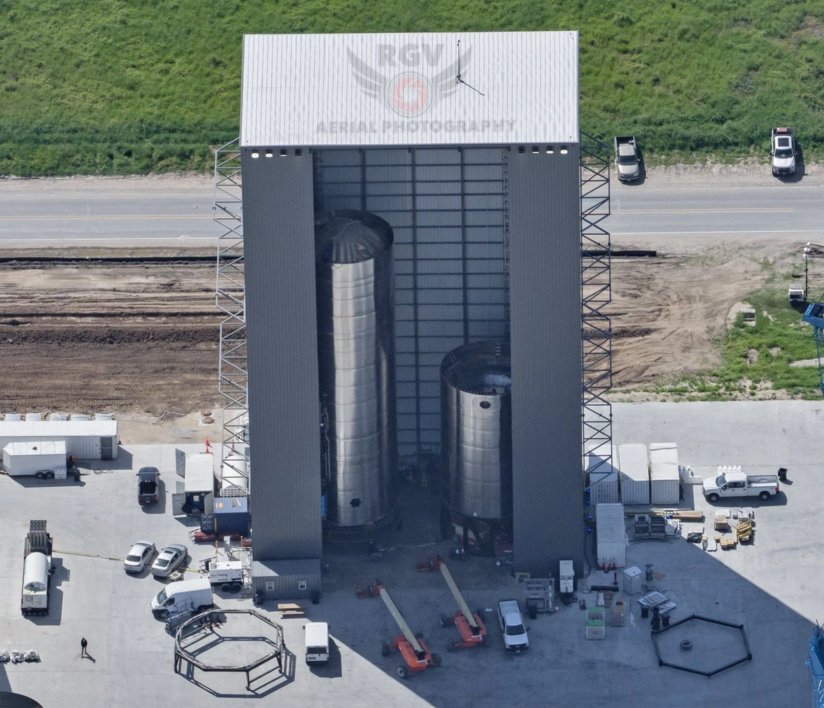 Mid Bay | Starship SpaceX Wiki | Fandom