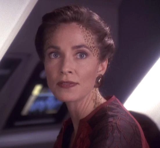 Lenara Kahn | Memory Beta, non-canon Star Trek Wiki | Fandom