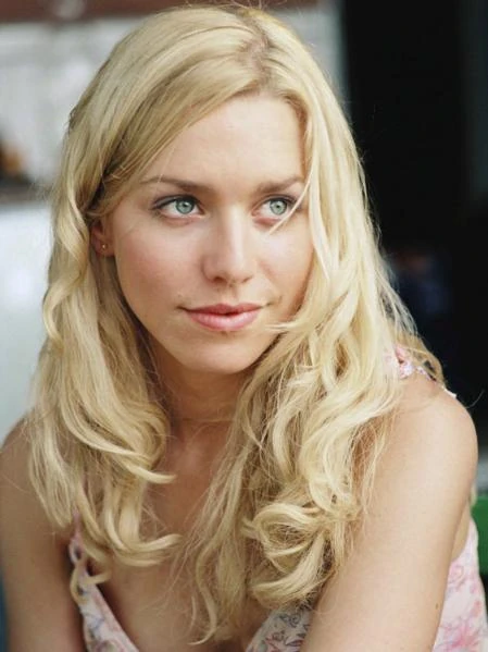 Prinsesse Caroline | Strasland Wiki | Fandom