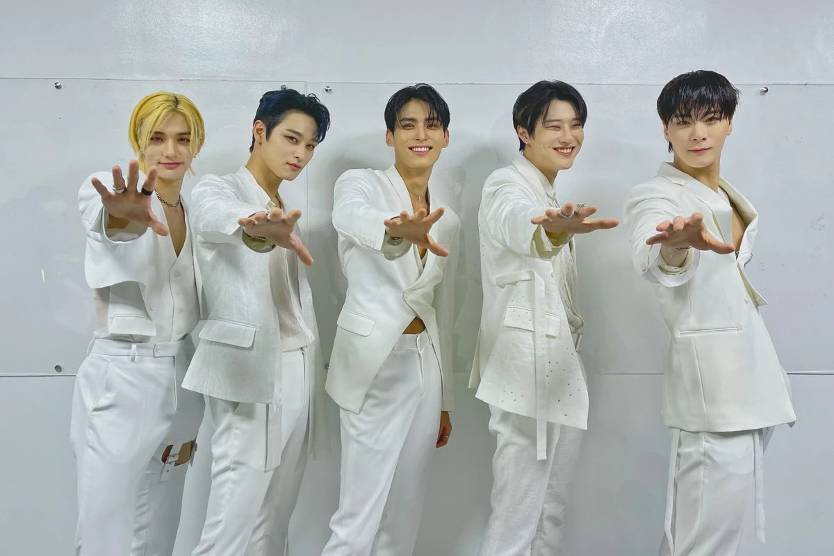 MIROTIC | Stray Kids Wiki | Fandom