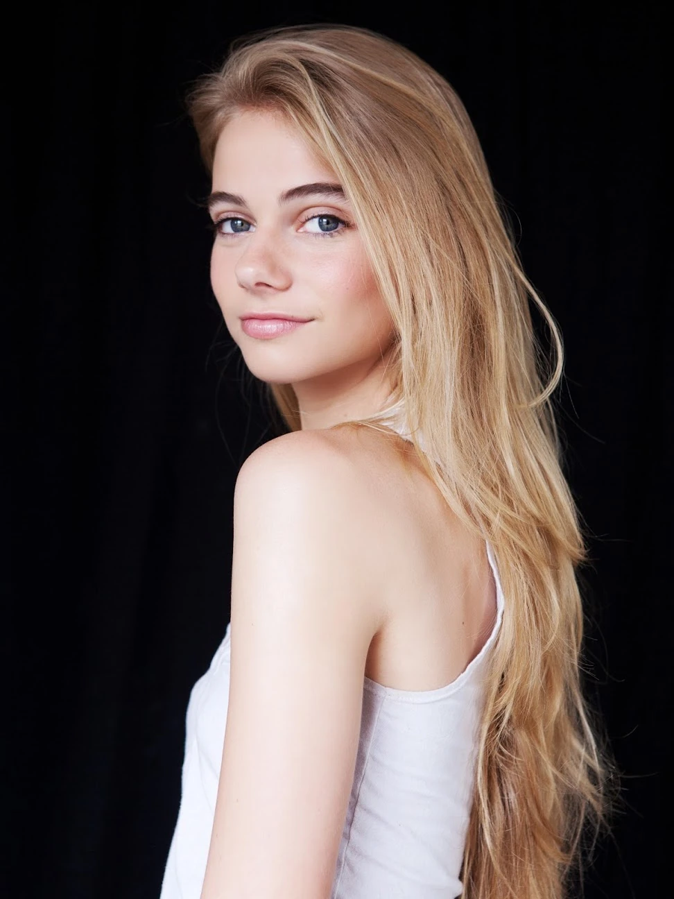 Alana Baer | Stuck in the Middle Wikia | Fandom