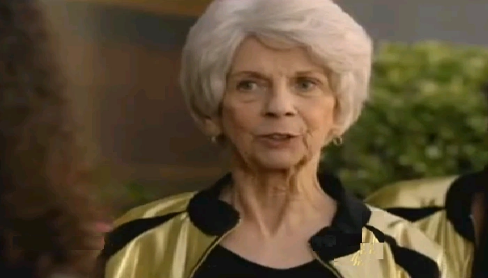 Ms. Sullivan | Stuck in the Middle Wikia | Fandom