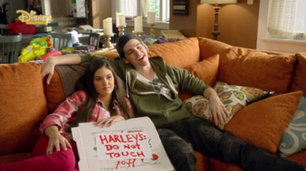 Rachel & Cuff | Stuck in the Middle Wikia | Fandom