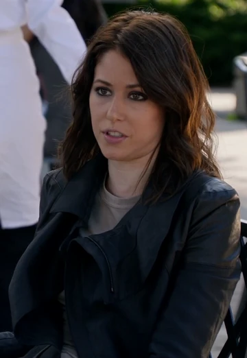 Amanda Crew Teeth Fixed