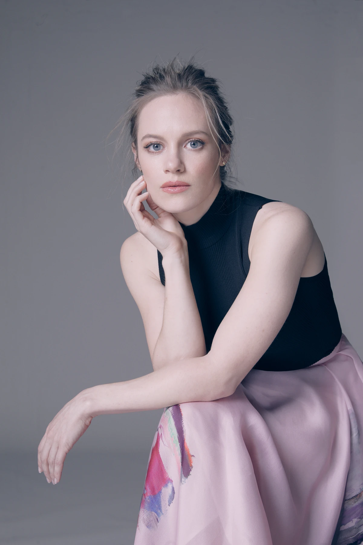 Danielle Savre | Summerland Wiki | Fandom