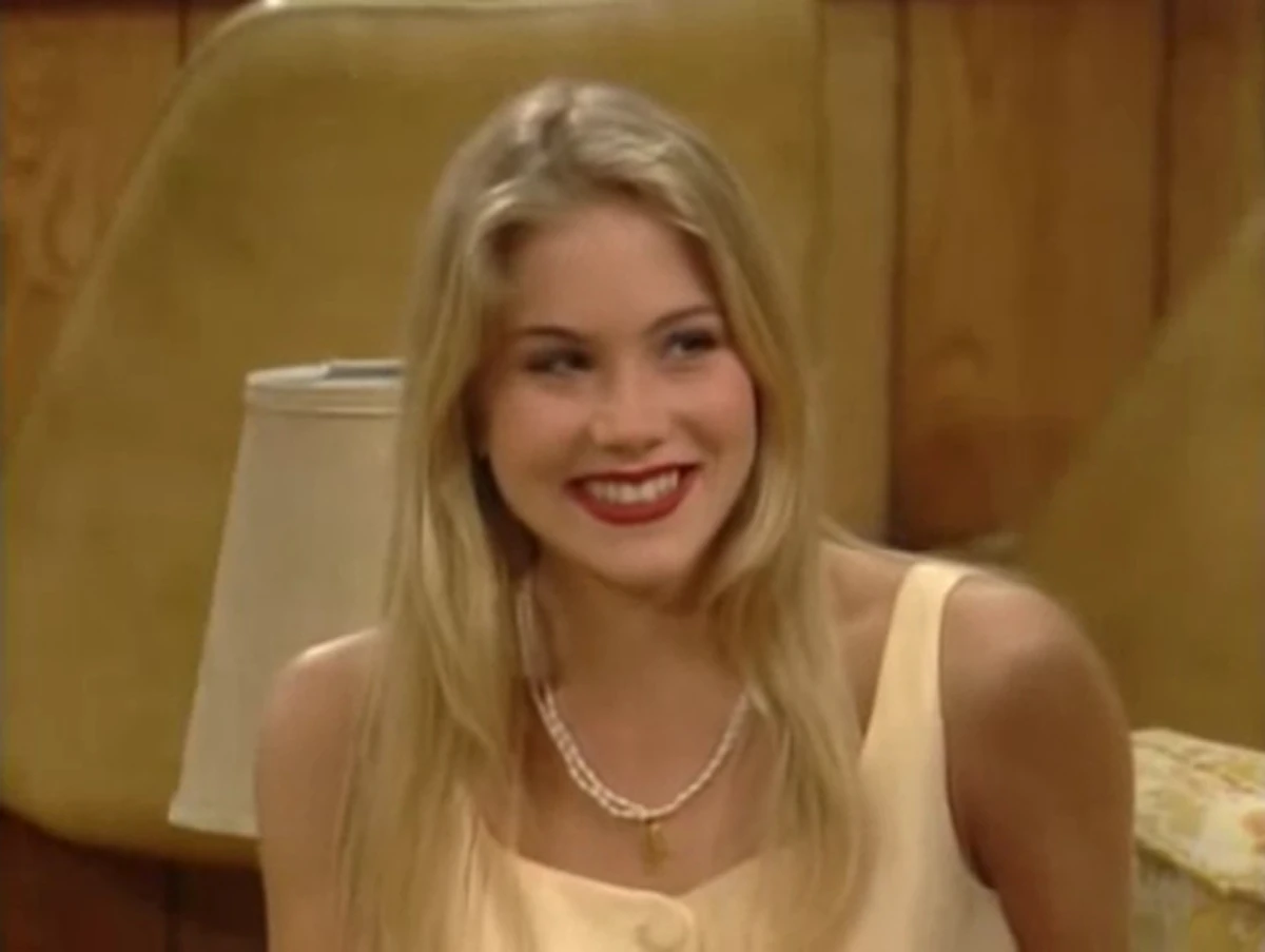 Kelly Bundy | SuperEpicFailpedia Wiki | Fandom