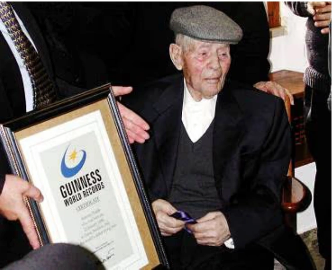 Gallery of Guinness World Records Award | Superlongevity Wiki | Fandom