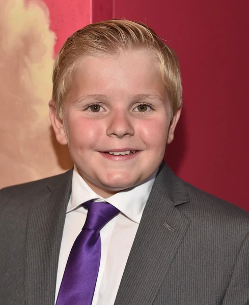 Brogan Hall | Sydney to the Max Wiki | Fandom