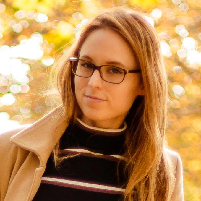 Moira May | Synchronisation Wiki | Fandom
