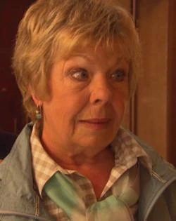 Evelyn Martin | Tajemnice Domu Anubisa Wiki | Fandom