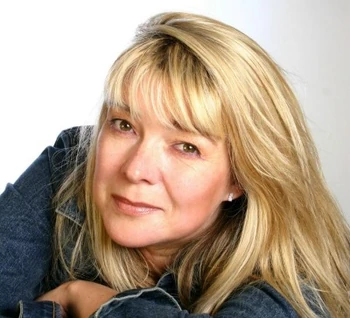 Dee Sadler | Tardis | Fandom