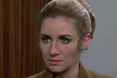Emily Shaw Wikia Emma Mackey Wikipedia