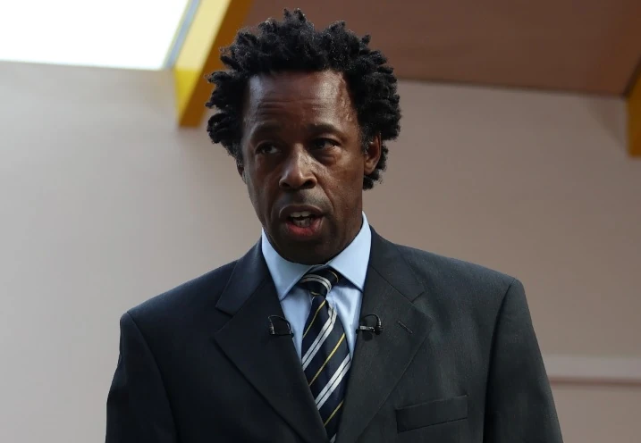 Derek Elroy | Tardis | Fandom