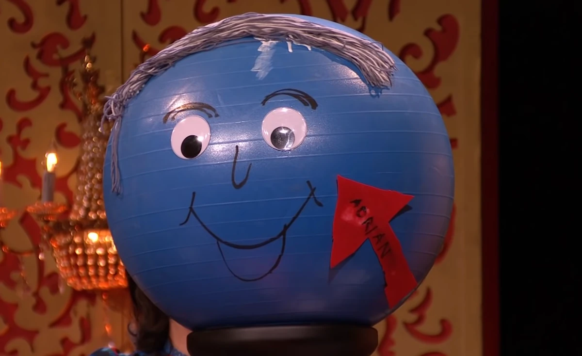 Turn your ball into a head | Taskmaster Wiki | Fandom