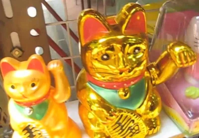 Waving cats | Taylor Swift Wiki | Fandom