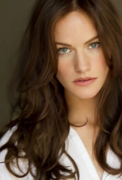 Kelly Overton Christie Monteiro