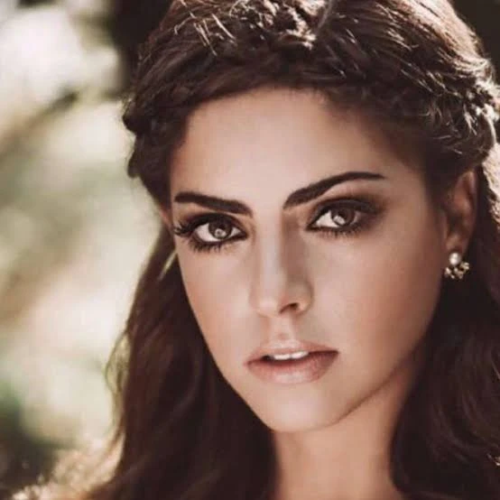 Isabel Burr | Telenovela Database Wikia | Fandom