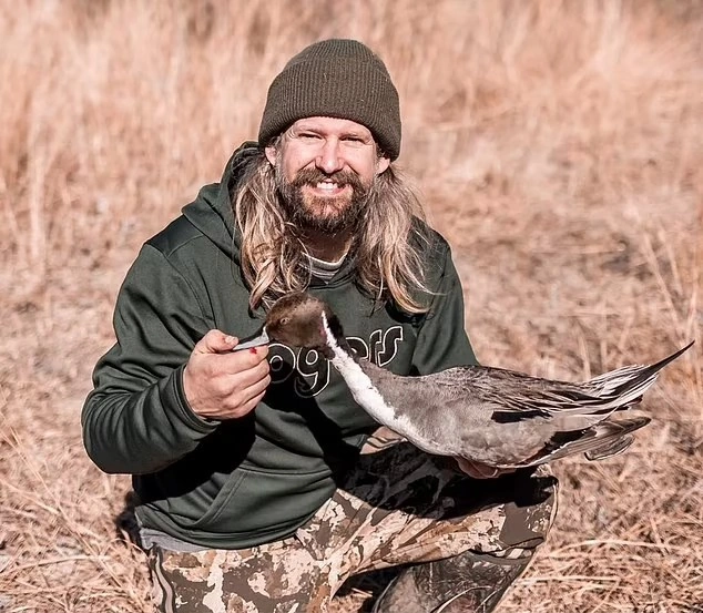 Michael "Mikey" Stovall | Televisão Brasileira Wiki | Fandom