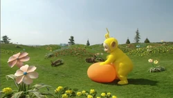 Teletubbies Lala Ball