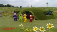 The Bumping Dance (Bumps a Daisy) | Teletubbies Wiki | Fandom